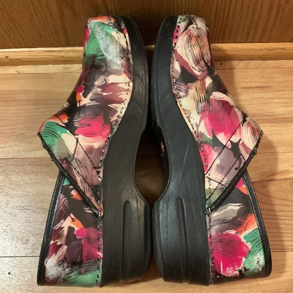 Sanita | Shoes | Sanita Size 38 Fun Red Green Comfort Clogs Slip ...